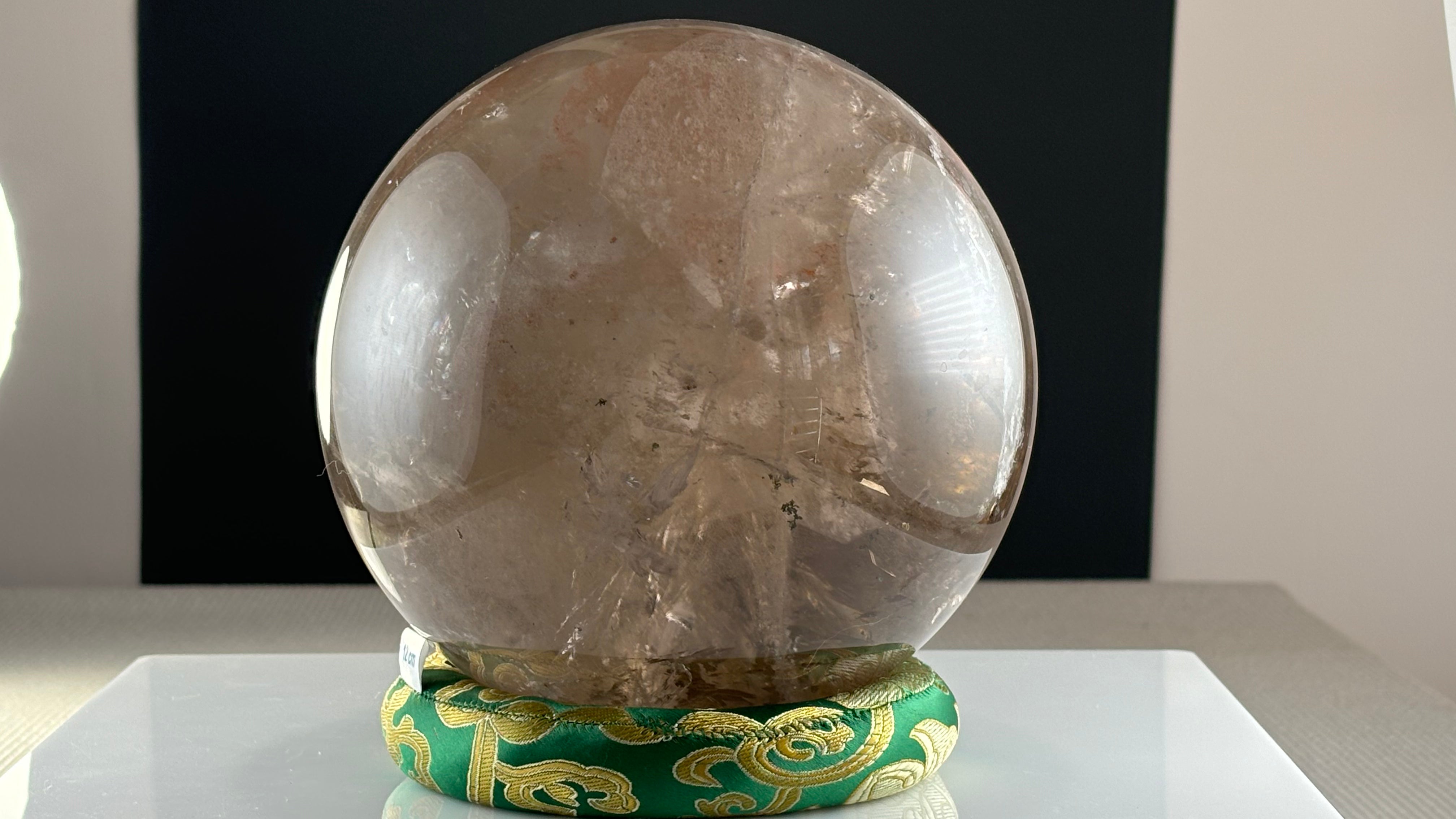 Large Smoky Sphere with Phantom Layers – Bowls of Sound